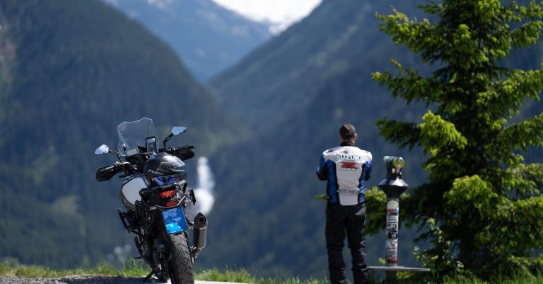Vignette d'assurance moto : Guide essentiel sur la fourche